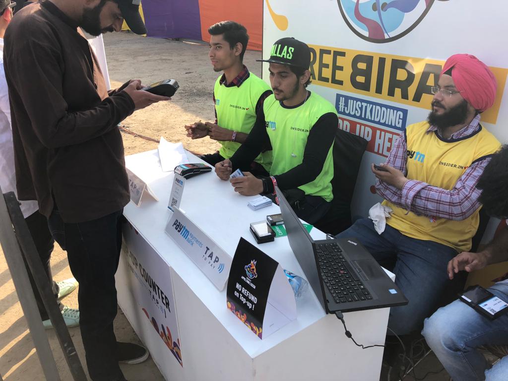 10 Advantages of Having Cashless Payments at Events | | For The Love of ...